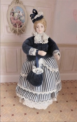 Elizabeth Jones - Handcrafted Miniatures